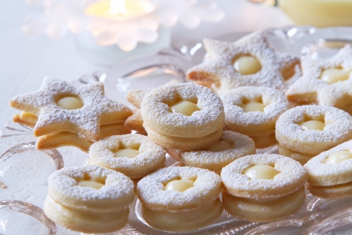 Prăjiturele minunate cu lichior de ouă - Inspirație de la deDoma